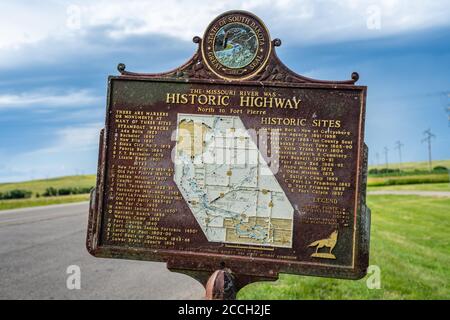 South Dakota state map - road sign Stock Photo - Alamy