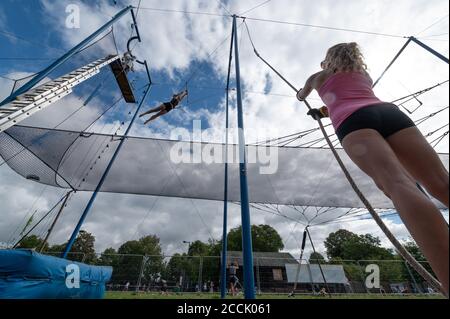 Oxford, UK. 23rd Aug, 2020. Flying trapeze lessons with High Fly ...