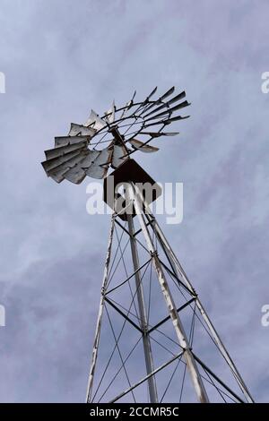 Water pump windmill in motion. Spocott Windmill Village, Cambridge, MD ...