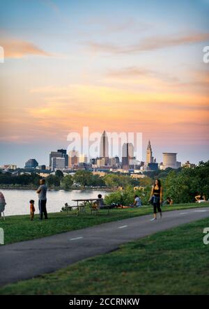 Cleveland Ohio skyline from edgewater park in the fall at sunset Stock ...