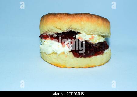 A Cornwall and Devon combined Cream scone 1 ( of 2 Stock Photo - Alamy