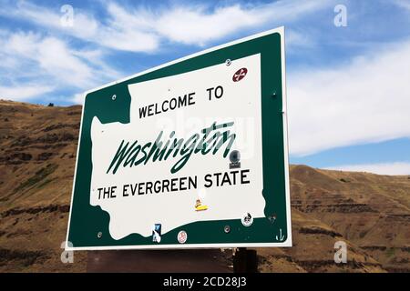 Welcome to Washington from Oregon border sign on the Lewiston Highway ...