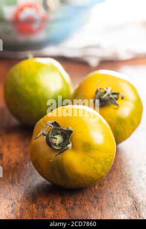 Yellow tomato fresh organic vegetable close up Stock Photo - Alamy