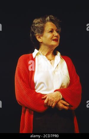 Aufführung Theaterstück "Die Stützen der Gesellschaft" von Henrik Ibsen ...