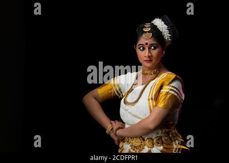 Mohiniattam dancer performing veer rasa Stock Photo - Alamy