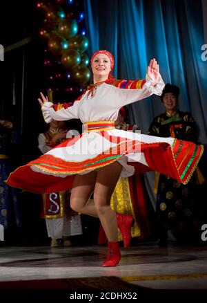 Russian folk dance group Stock Photo - Alamy