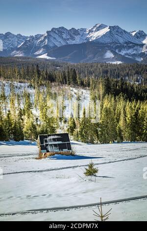 Small hut in snowy countryside Stock Photo - Alamy