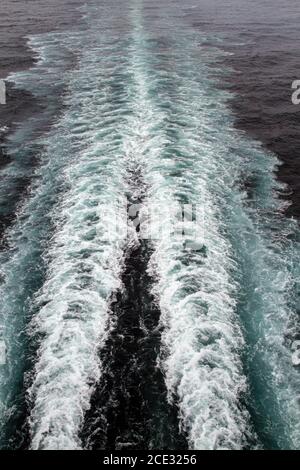 Wake behind the ship's stern Stock Photo - Alamy