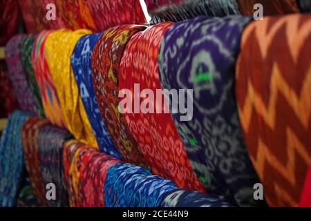 Kerajinan Tenun Lombok, Sukarara Village, Sasak Art, Lombok Island ...