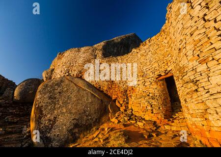 Great Zimbabwe ruins, courtyard of "the Hill Complex", acropolis ...