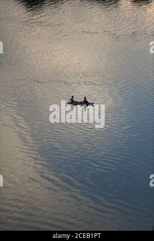 Kayakers, paddlers, and canoeists on Lake Baldeney near Essen ...