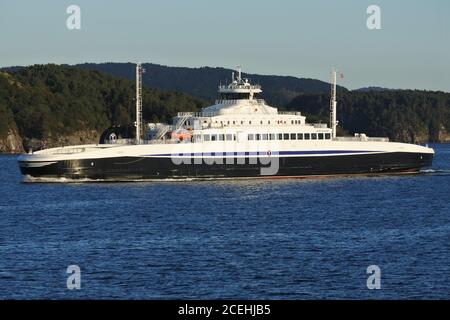 Ferry; Ferje; Norge; Noreg; Norway; halhjem sandvikvag; Ro-Ro ...
