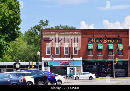 Chesterton, Indiana, USA. Main Street in a small northern Indiana ...
