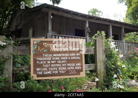 Tennessee Mountain Home, a replica of Dolly Parton childhood house, is ...