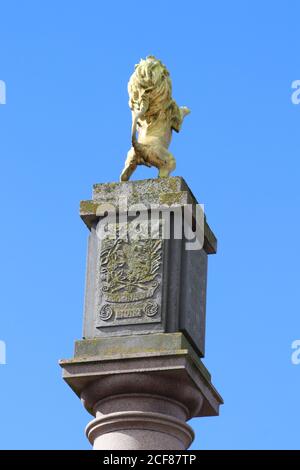 Monuments in Broad Street, Peterhead Stock Photo - Alamy
