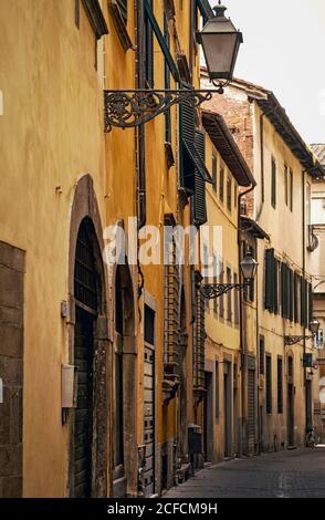 House, alley, Lucca, Tuscany, Italy Stock Photo - Alamy