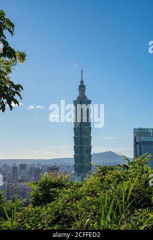 View of Taipei 101 taken from the top of elephant mountain at Sunset ...