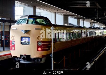 A JR West 381 Series Yakumo express train on the Habuki Line at Bitchu ...
