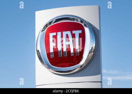 A Fiat car garage sign Stock Photo - Alamy