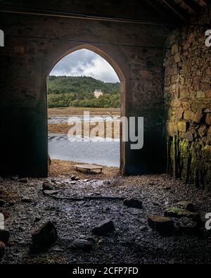 Kinlochaline Castle At The Head Of Loch Aline, Scotland. Kinlochaline ...