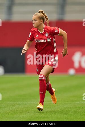 Giulia GWINN, FCB Women Nr. 7 Constantin Frommann, boyfriend of Giulia ...