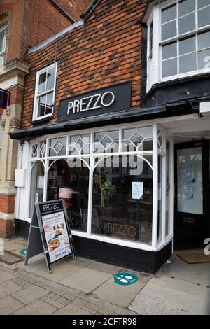 Tenterden high street, Prezzo, kent, uk Stock Photo - Alamy