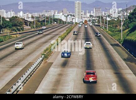 On H-1 (or Lunalilo) freeway looking west toward downtown Honolulu ...