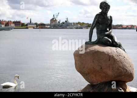 A general view of The Little Mermaid bronze statue by Edvard Eriksen, Copenhagen, Denmark Stock ...