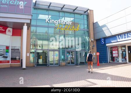 The Kingfisher Shopping Centre in Redditch, with it's palm trees Stock ...
