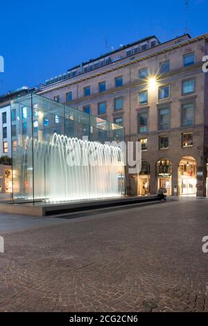 Italy, Lombardy, Milan, Piazza Liberty Square, Apple Store Designed by ...