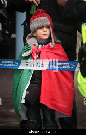 Italian rugby supporter with national flag Stock Photo - Alamy