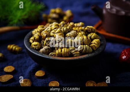 Medicinal herbs caulis dendrobii Stock Photo - Alamy