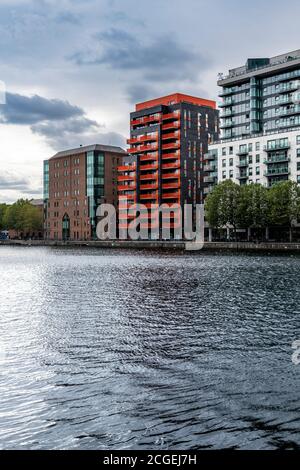 The Glengall Bridge, at Millwall Dock on the Isle of Dogs, London Stock ...