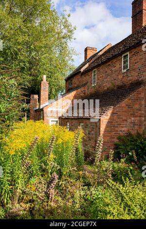 Old Victorian working class house exterior, Black Country Living Museum ...