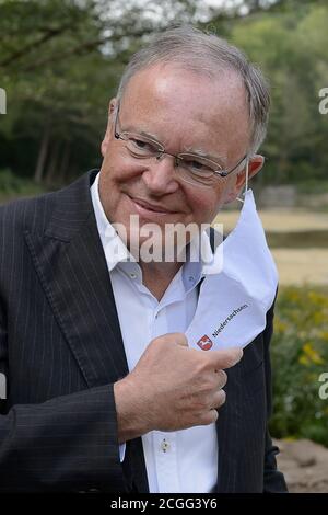 Bad Gandersheim, Germany. 10th Sep, 2020. A police bodyguard wears a ...