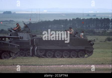 BRITISH ARMY Truppentransportpanzer Bulldog / Armoured Personnel ...