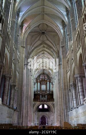 Saint Quentin, France - the Cathedral and Basilica after bombing, WW1 ...
