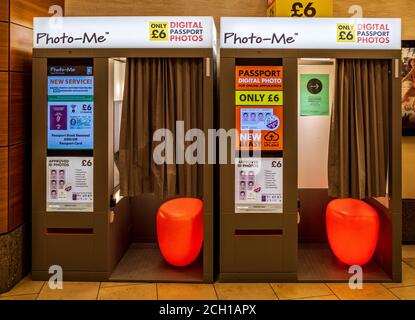 Photo-Me Booths in a shopping centre. Photo Me automatic photo booth ...