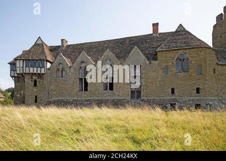 UK Shropshire Stokesay Castle fortified manor house Stock Photo - Alamy