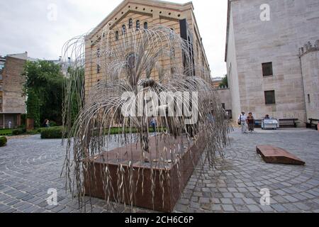 Metal weeping willow tree, Holocaust memorial, at Great Synagogue on ...