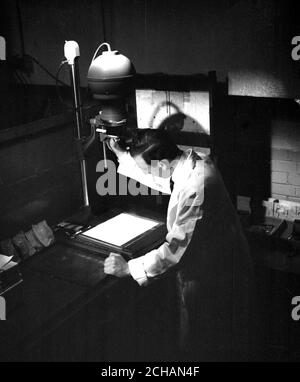 A darkroom in the PA-Reuters Photo Department Stock Photo - Alamy