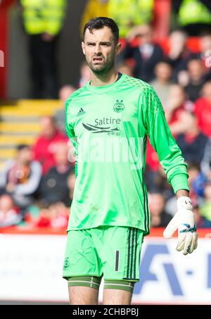 Aberdeen goalkeeper Joe Lewis Stock Photo - Alamy