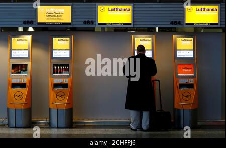 Frankfurt Airport, Lufthansa self-service check-in kiosks, Frankfurt ...