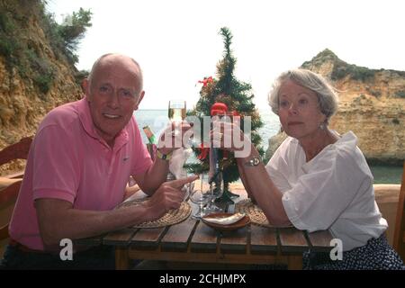 Richard Wilson & Annette Crosbie Television: One Foot In The Grave (TV ...