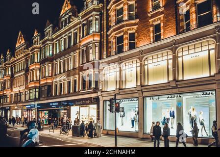Great Britain, England. Beautiful streets of London at night Stock ...