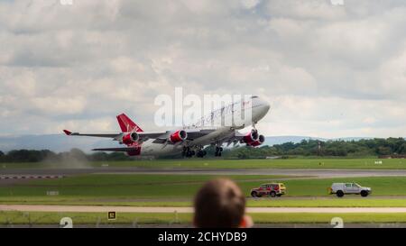 The retirement flight of Virgin Atlantics Boeing 747 - 400 named ...