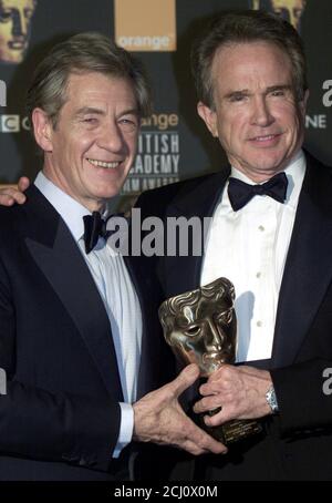 MICHAEL WARREN actor in American television police serial Hill Street ...