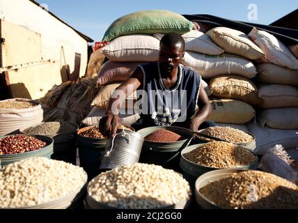 Zimbabwe, Harare, Mbare market Stock Photo - Alamy