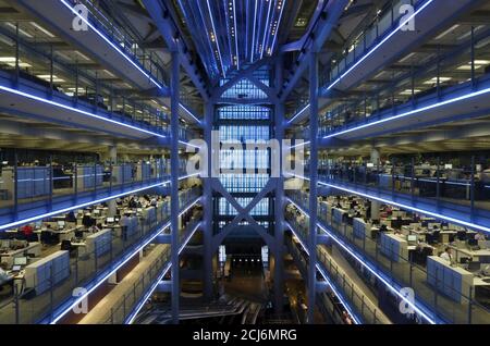 Interior of the Headquarters of the HSBC in Hong Kong Stock Photo - Alamy