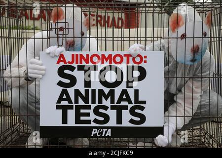 Protest against animal testing outside NIBSC in Hertfordshire Stock ...